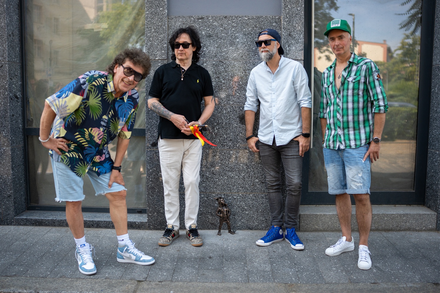 Gwiazda rocka Lady Pank i ich megahit. We Wrocławiu stanął krasnal Mała ...