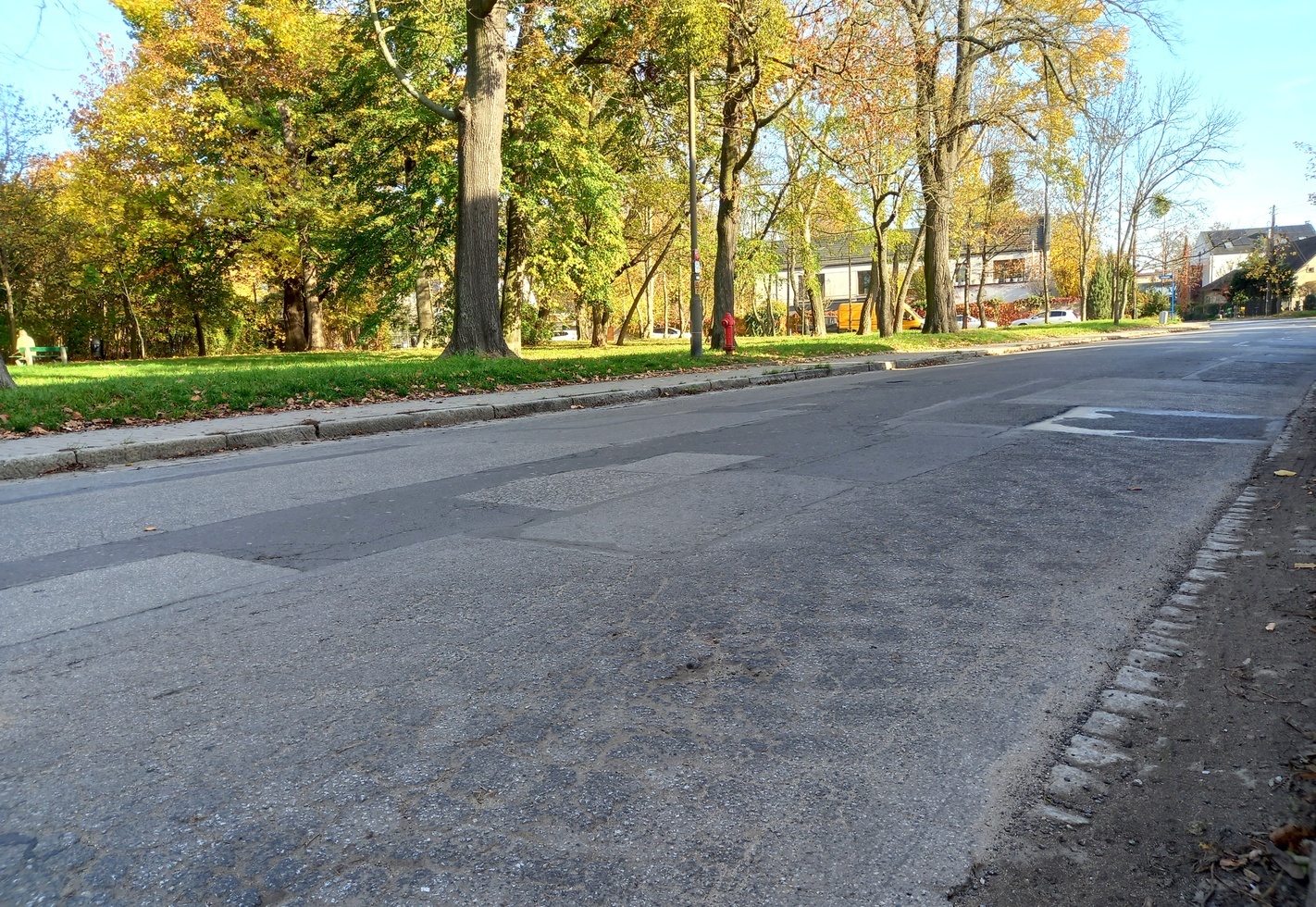 Szybki remont nawierzchni ulic Chińskiej i Centralnej. Do wymiany także wybrane chodniki i peron ...