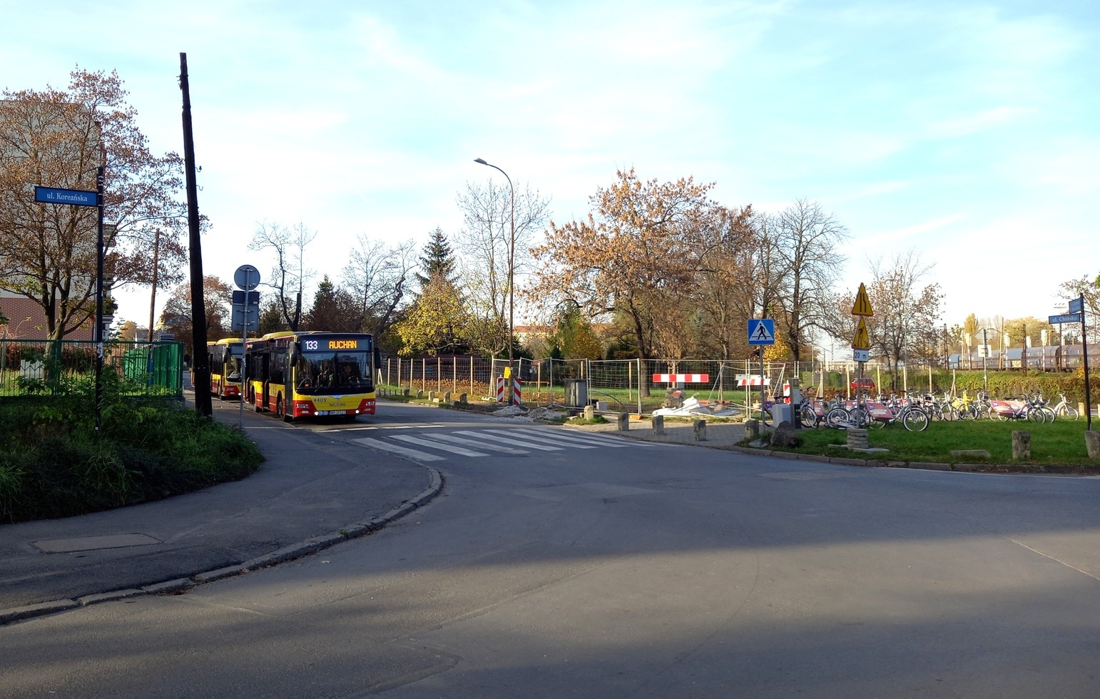 Szybki remont nawierzchni ulic Chińskiej i Centralnej. Do wymiany także wybrane chodniki i peron ...