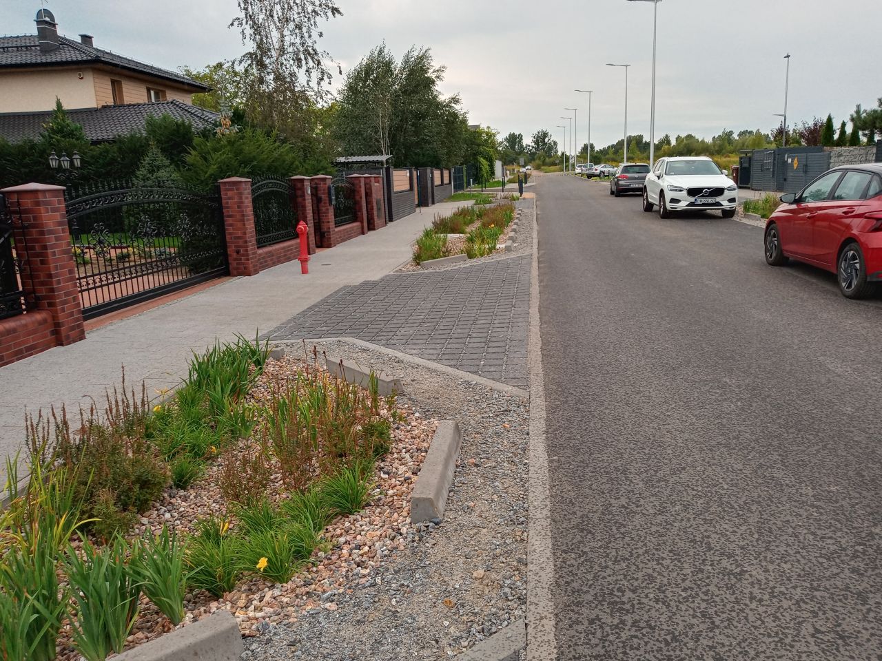 Budowa nawierzchni docelowej wraz z odwodnieniem i oświetleniem w ul. Marii Wittek na odcinku od ...