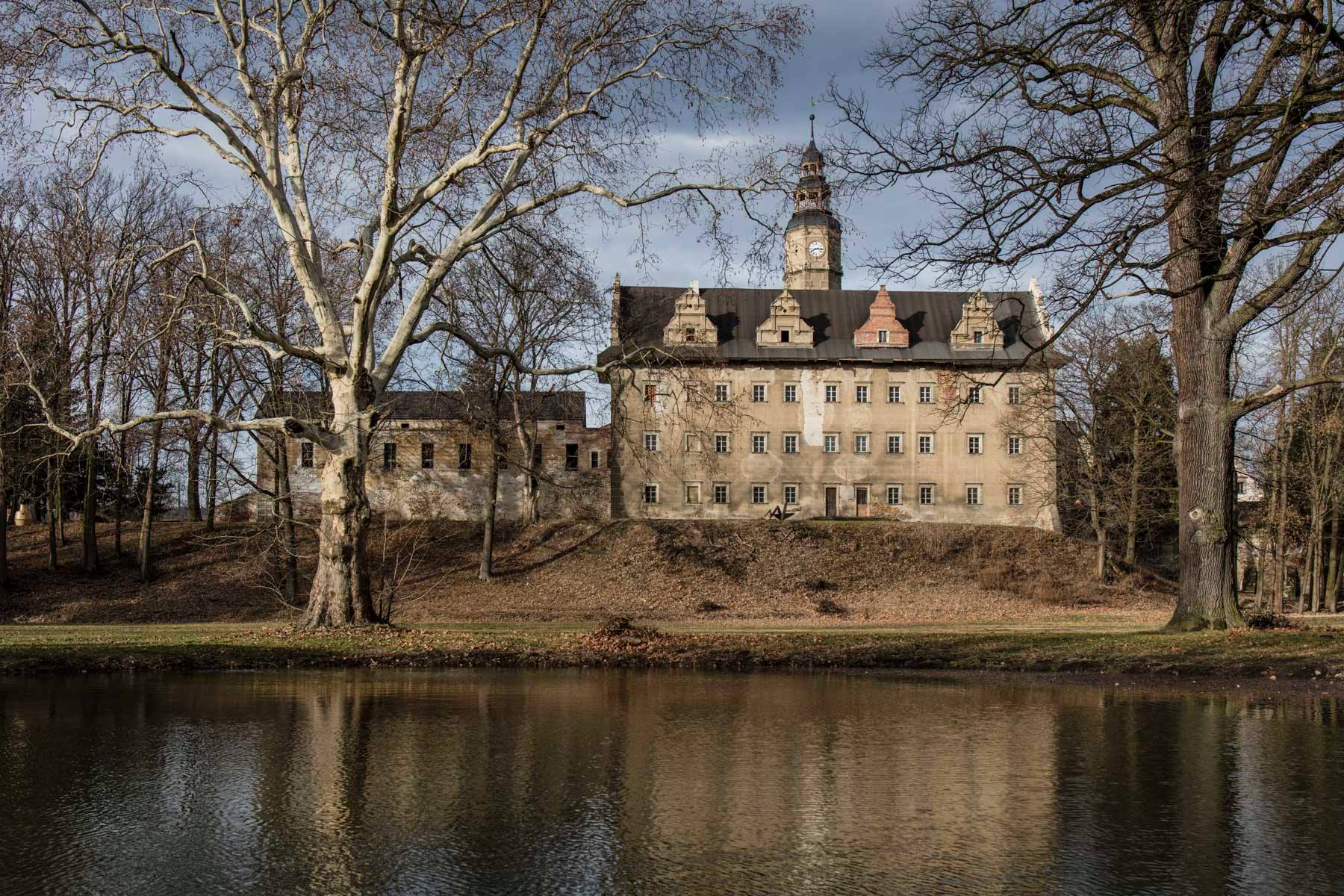 Wyjątkowy zabytek na sprzedaż. Pałac Gorzanów idzie pod młotek za długi ... Wyjątkowy zabytek na sprzedaż. Pałac Gorzanów idzie pod młotek za długi ...