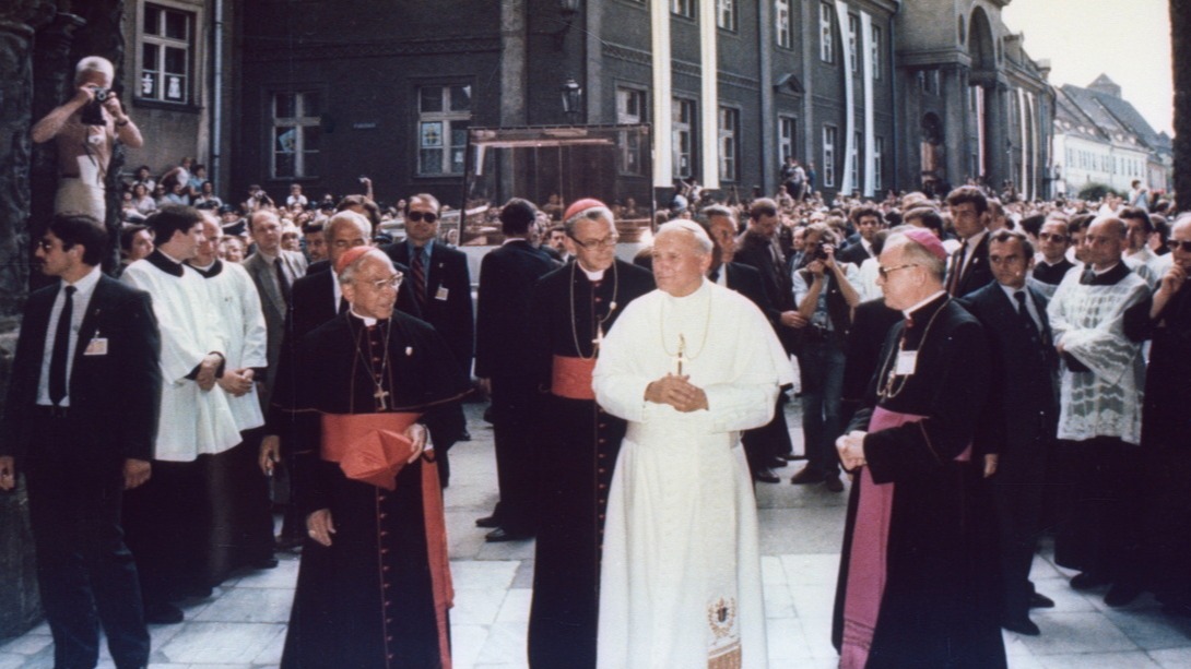 103 lata temu urodził się Jan Paweł II. Zobaczcie zdjęcia z jego wizyt we Wrocławiu