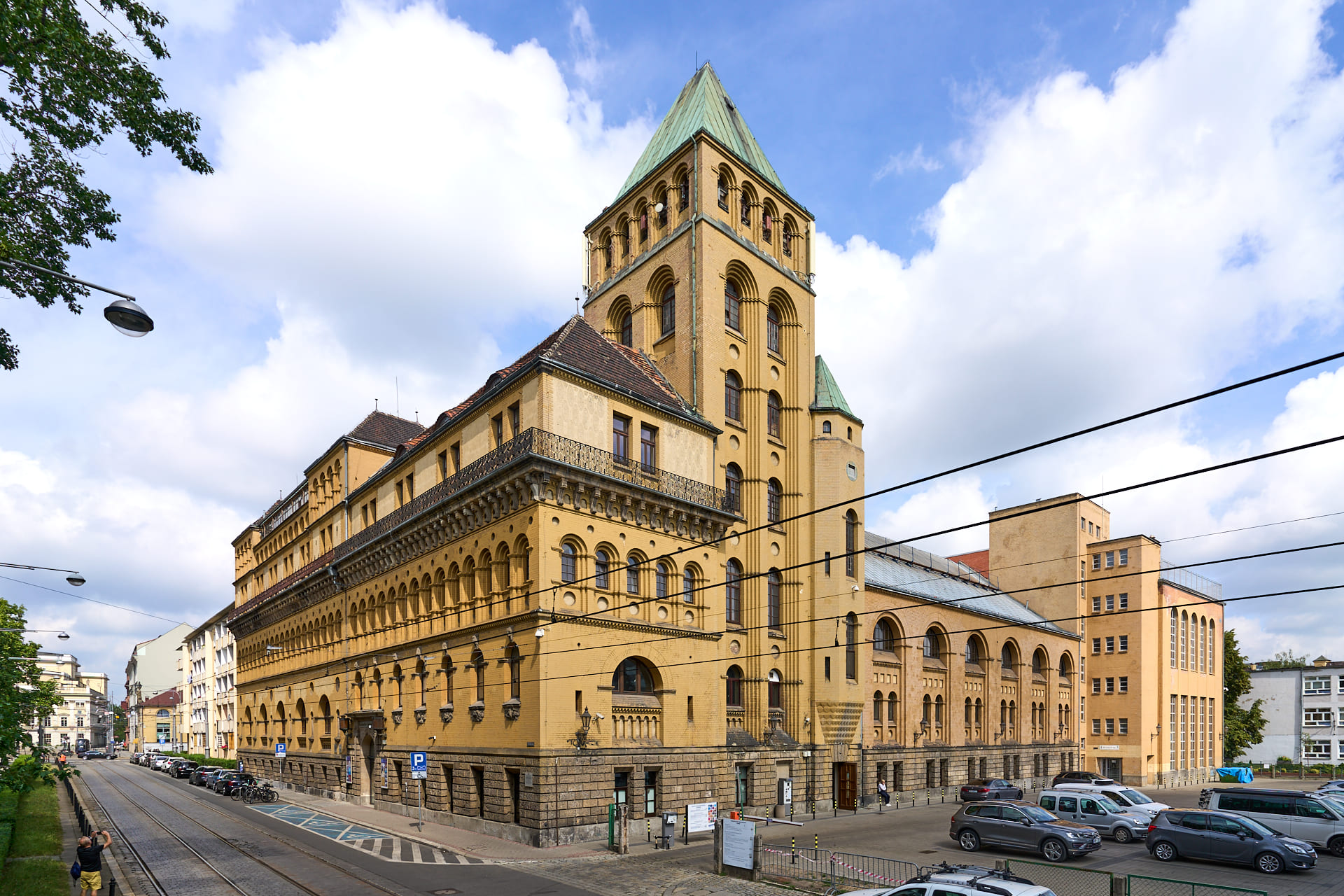 Zabytkowe wnętrza basenu przy Teatralnej, czyli Wrocławskiego Centrum SPA