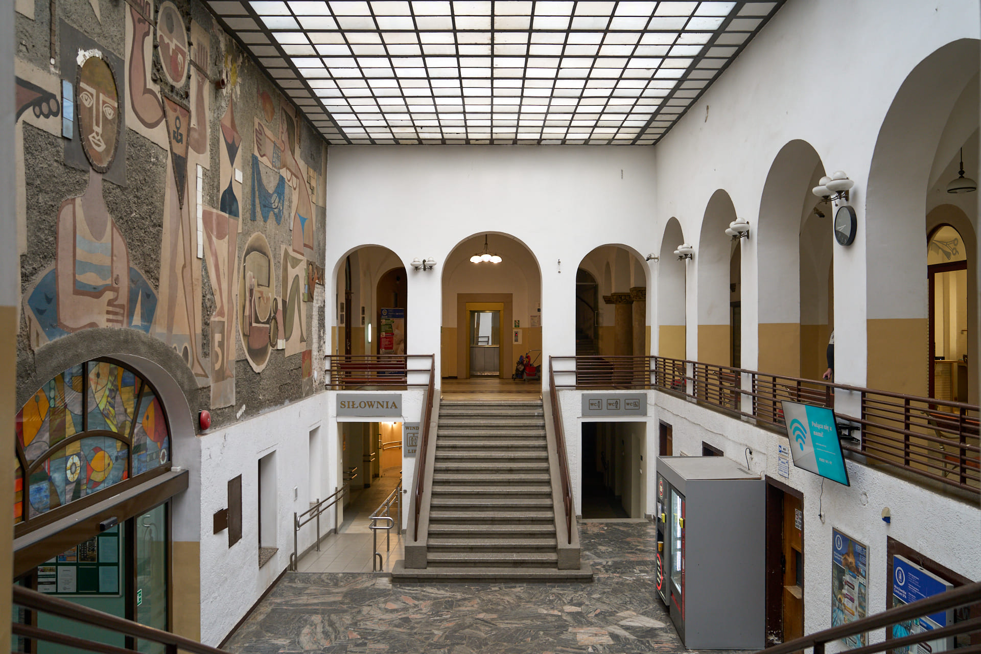 Zabytkowe wnętrza basenu przy Teatralnej, czyli Wrocławskiego Centrum SPA