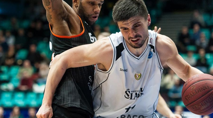 Przed meczem Boras Basket WKS l sk Wroc aw