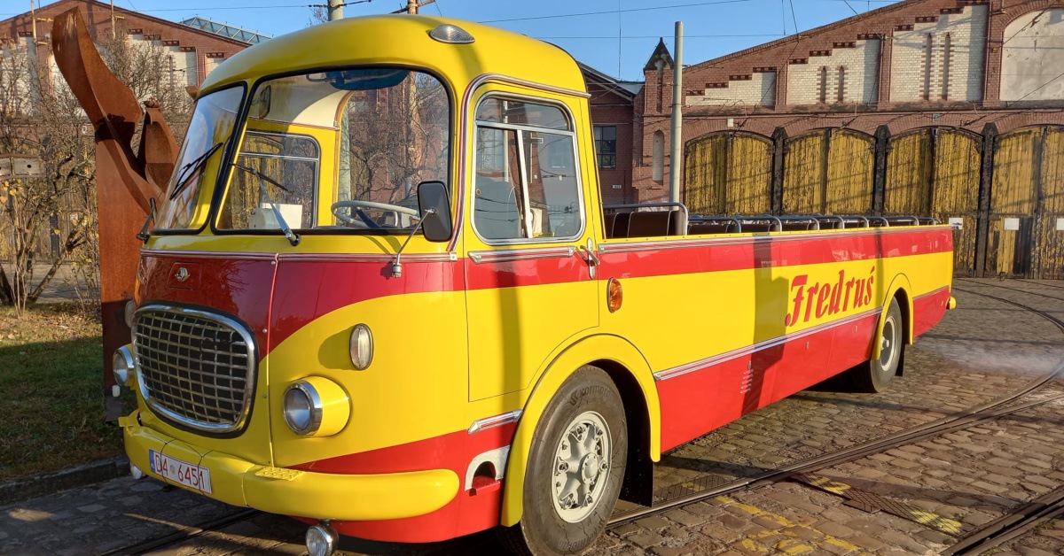 Fredruś jak nowy. Zakończył się remont kultowego autobusu
