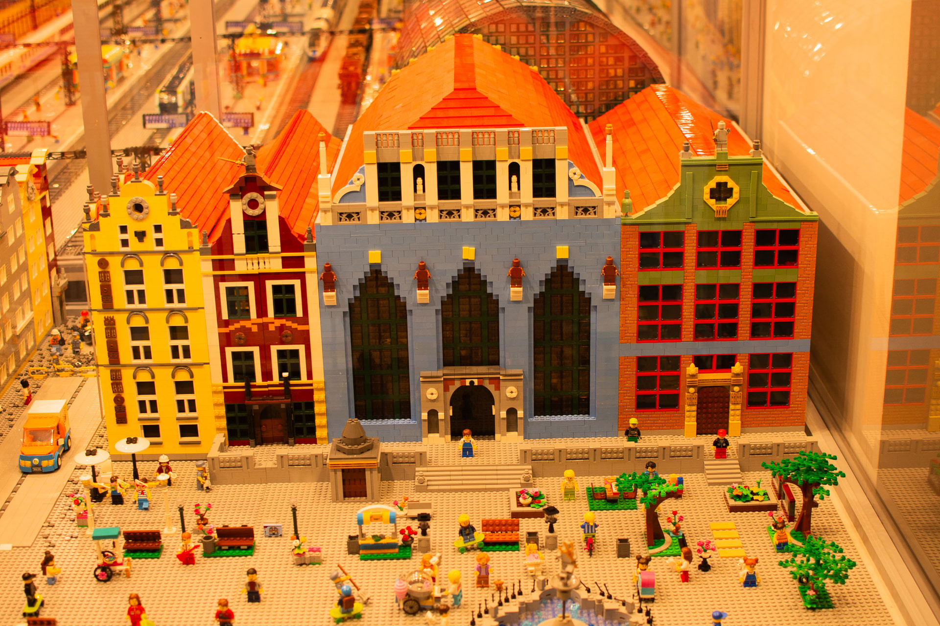 Świat klocków Lego w Sky Tower. Imponujący wrocławski dworzec i Rynek