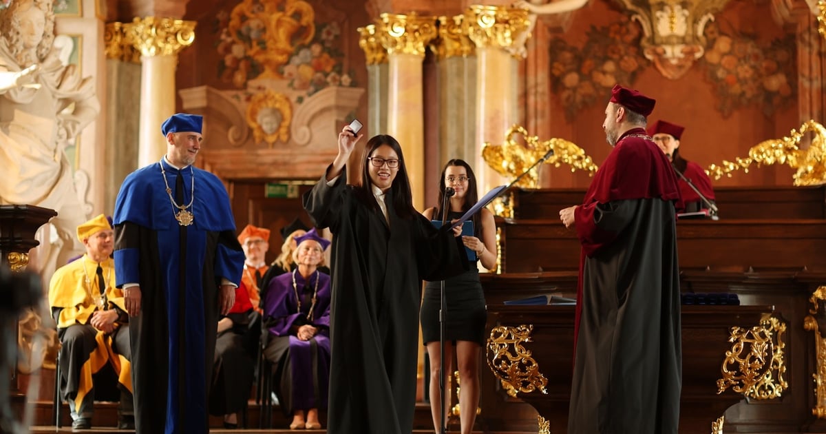 Graduation Ceremony na Uniwersytecie Wrocławskim. Wielka uroczystość d ...