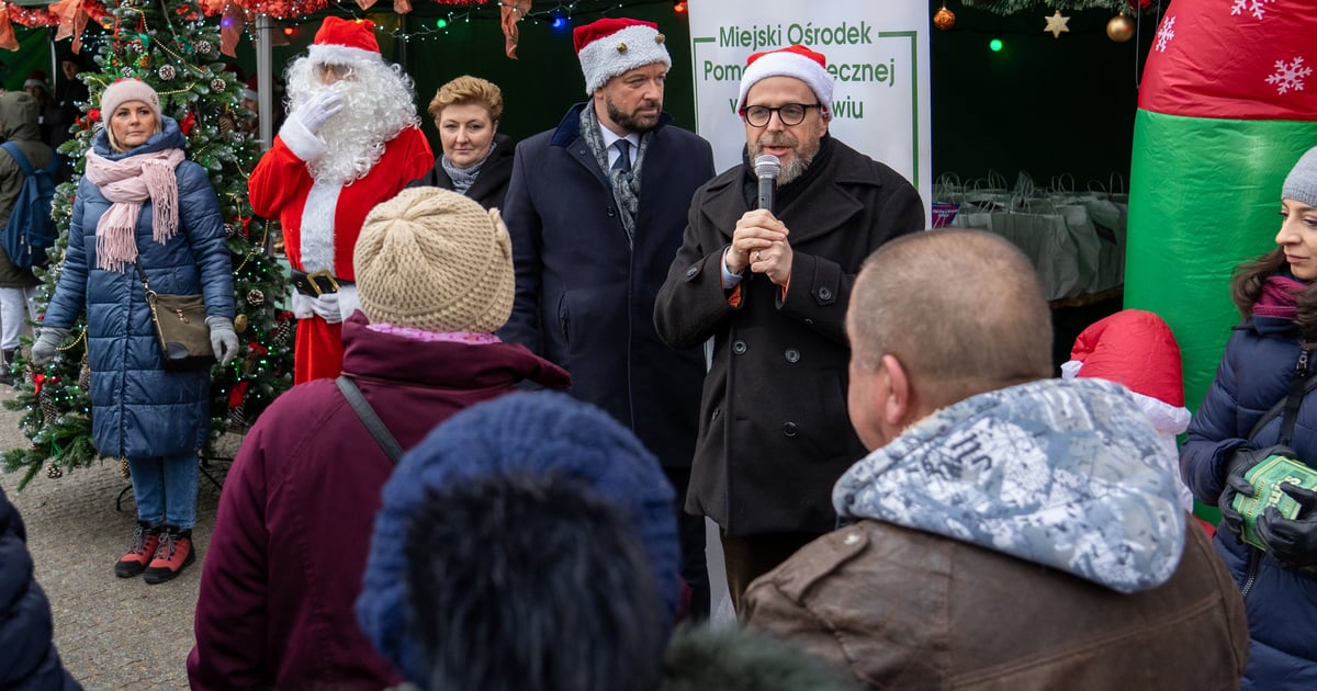 Finał Paczki Dobrych Relacji we Wrocławiu. Ostatnie z nich trafiły do ... Zdjęcie 15/25