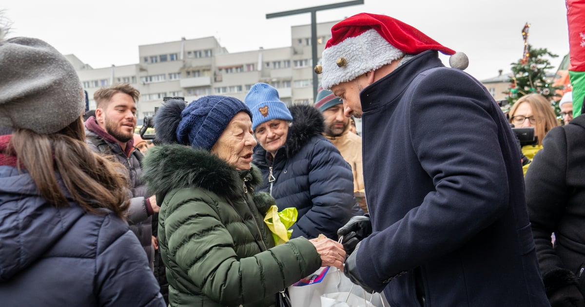 Finał Paczki Dobrych Relacji we Wrocławiu. Ostatnie z nich trafiły do ... Zdjęcie 1/25