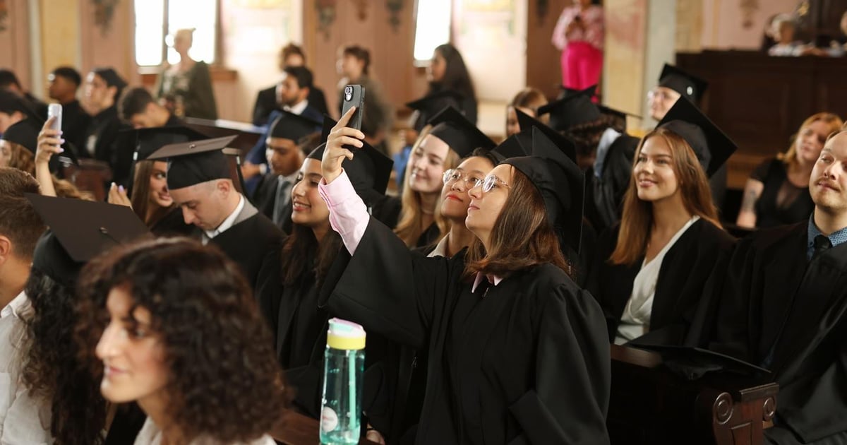 Graduation Ceremony na Uniwersytecie Wrocławskim. Wielka uroczystość d ...
