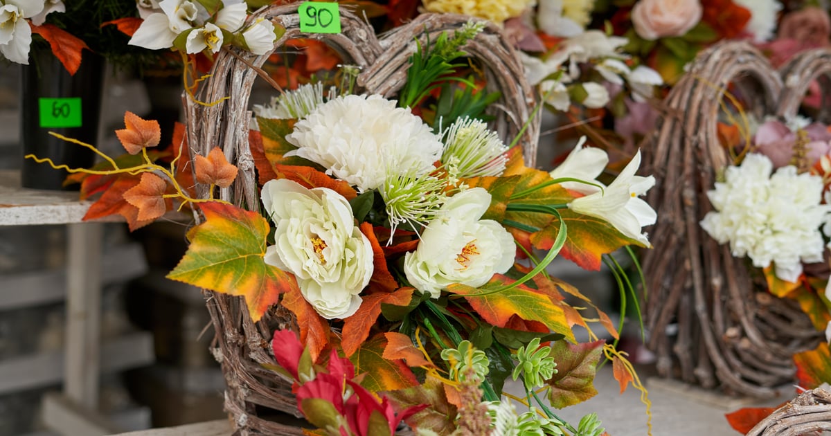 Wszystkich Świętych 2023. Ceny zniczy, stroików i chryzantem we Wrocła... Zdjęcie 58/85
