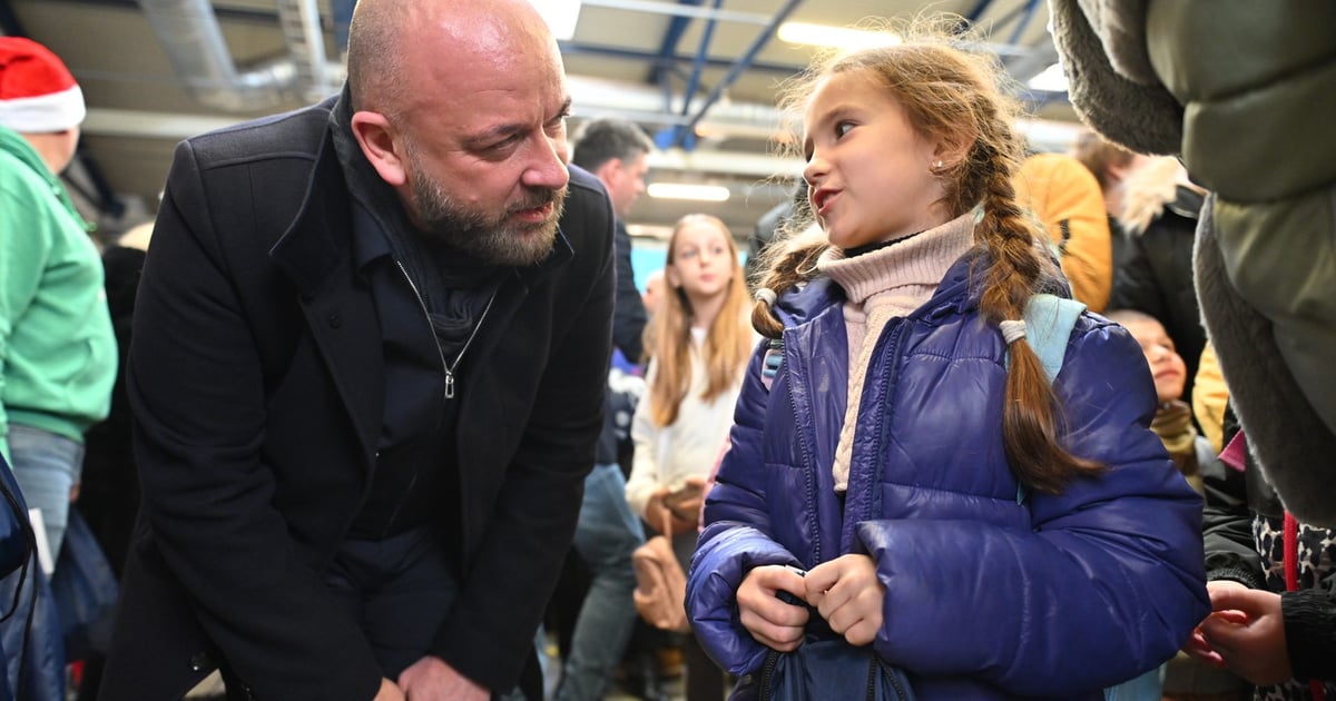 Paczki Dobrych Relacji, barszcz i tramwaje. Tłumy w zajezdni przy Pows... Zdjęcie 12/18