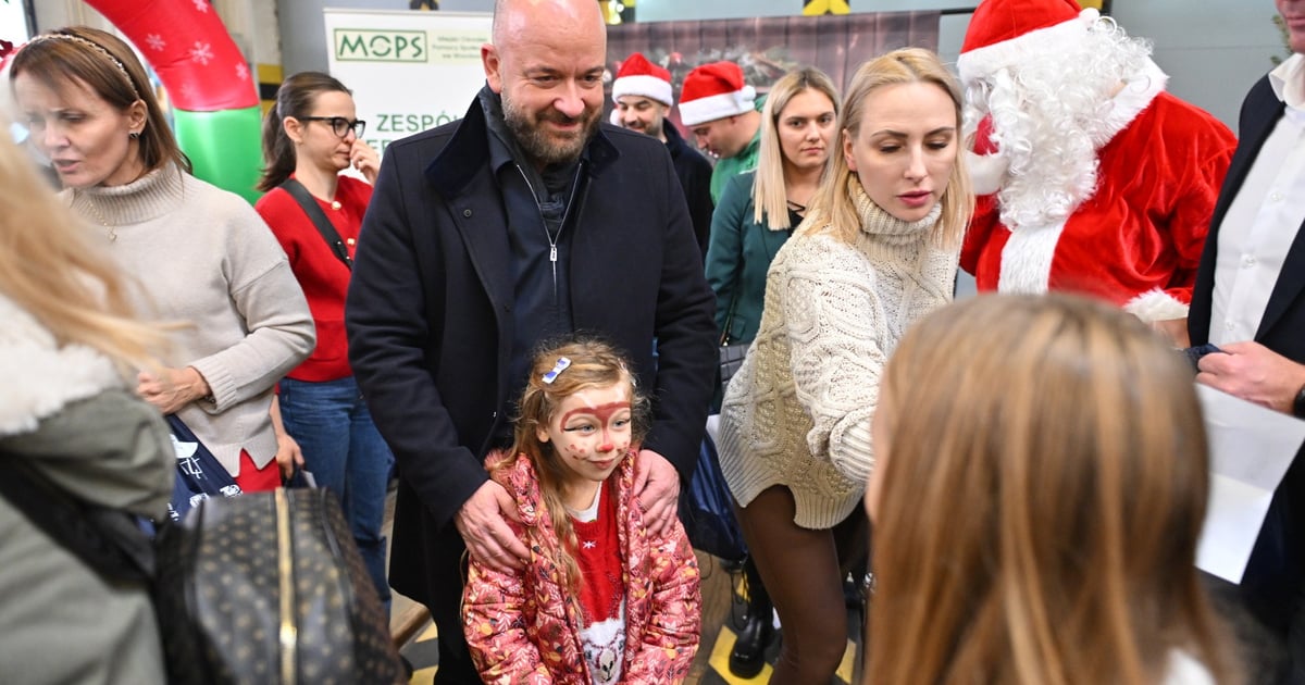 Paczki Dobrych Relacji, barszcz i tramwaje. Tłumy w zajezdni przy Pows... Zdjęcie 4/18