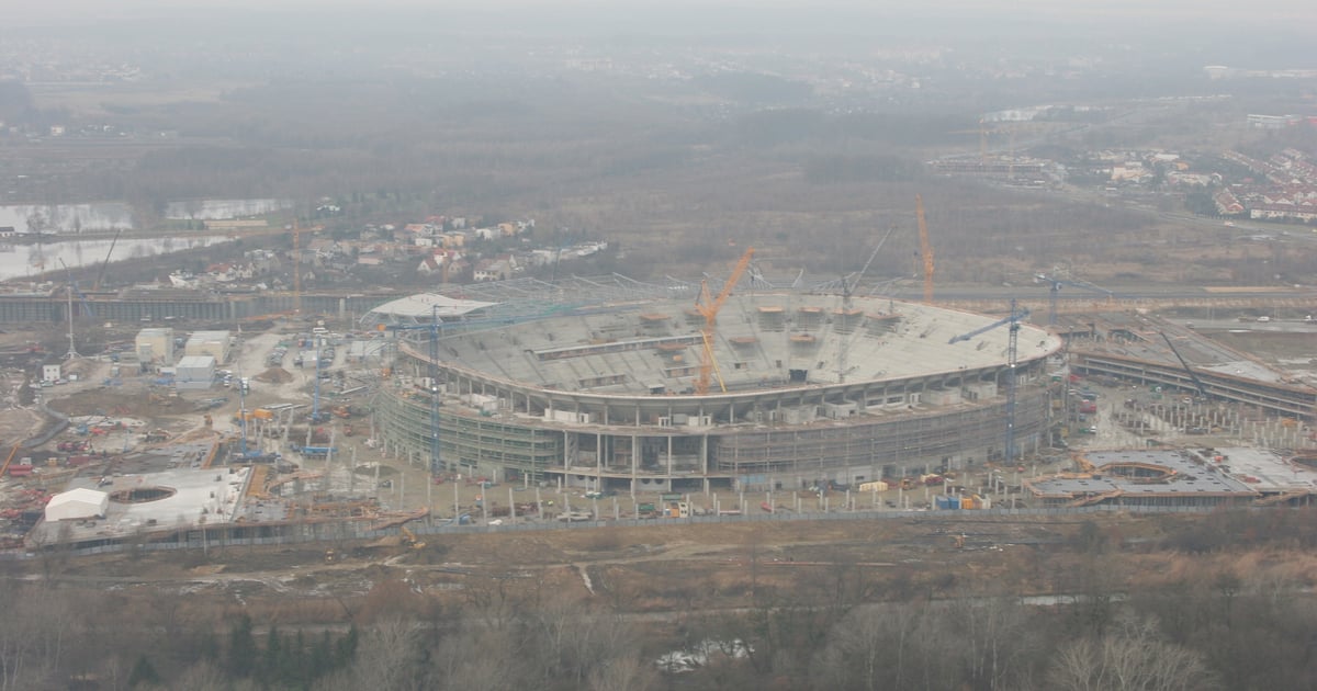 Budowa stadionu Tarczyński Arena na wrocławskich Pilczycach. Zobaczcie ...
