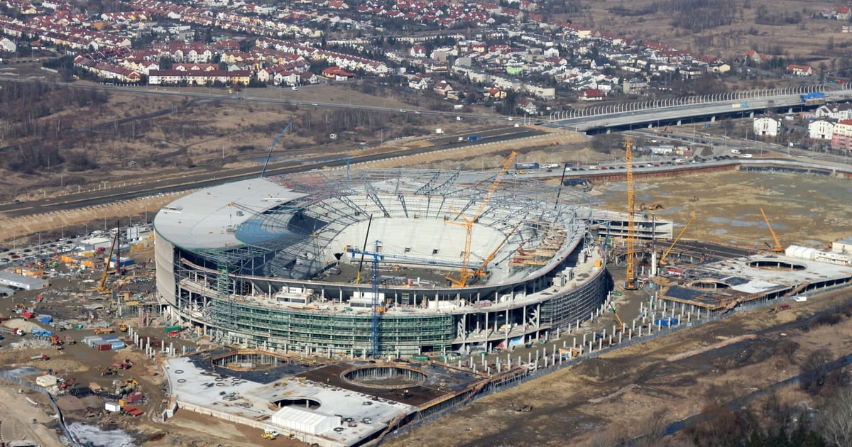Budowa stadionu Tarczyński Arena na wrocławskich Pilczycach. Zobaczcie ...
