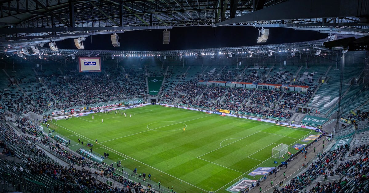 Mecz Ukraina - Islandia we Wrocławiu. Jak dojechać na stadion?