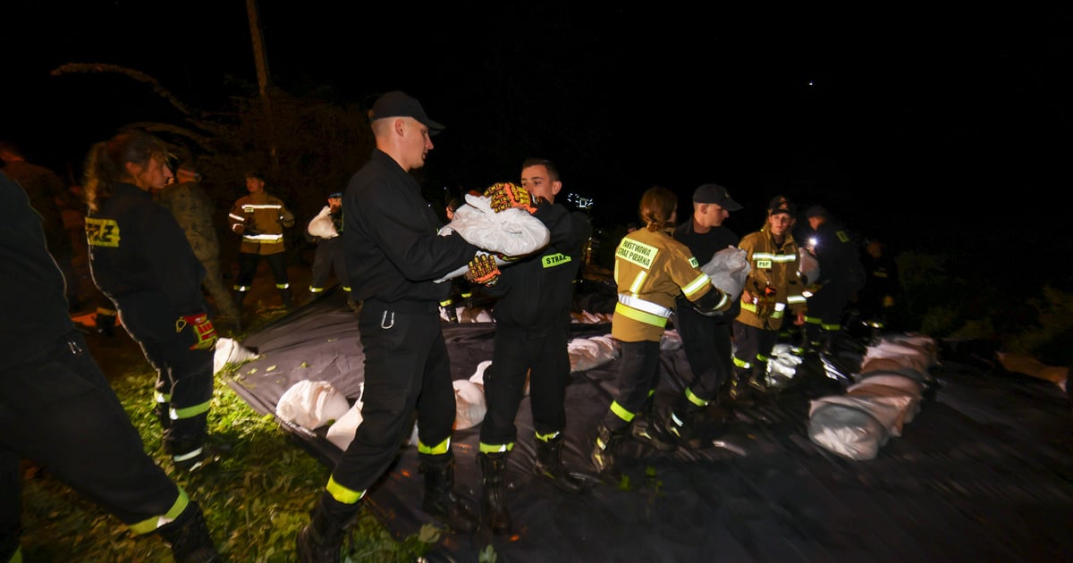Uwaga! Zagrożone są osiedla Marszowice 1 i Marszowice 2. Na miejscu pr ...