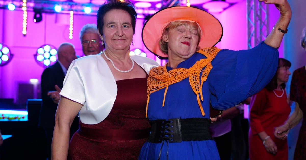 Andrzejkowy Bal Seniora na Tarczyński Arena Wrocław [ZDJĘCIA]... Zdjęcie 12/74