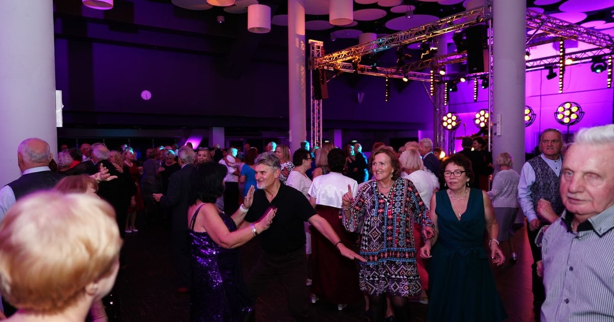 Andrzejkowy Bal Seniora na Tarczyński Arena Wrocław [ZDJĘCIA]... Zdjęcie 23/74