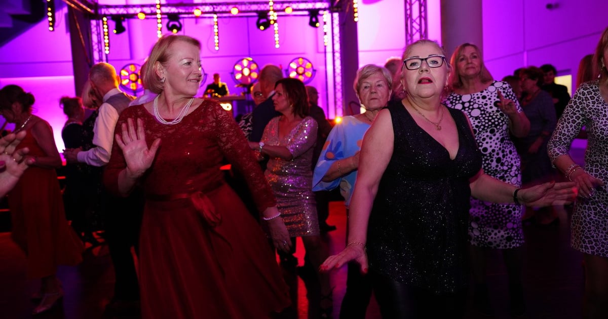 Andrzejkowy Bal Seniora na Tarczyński Arena Wrocław [ZDJĘCIA]... Zdjęcie 32/74