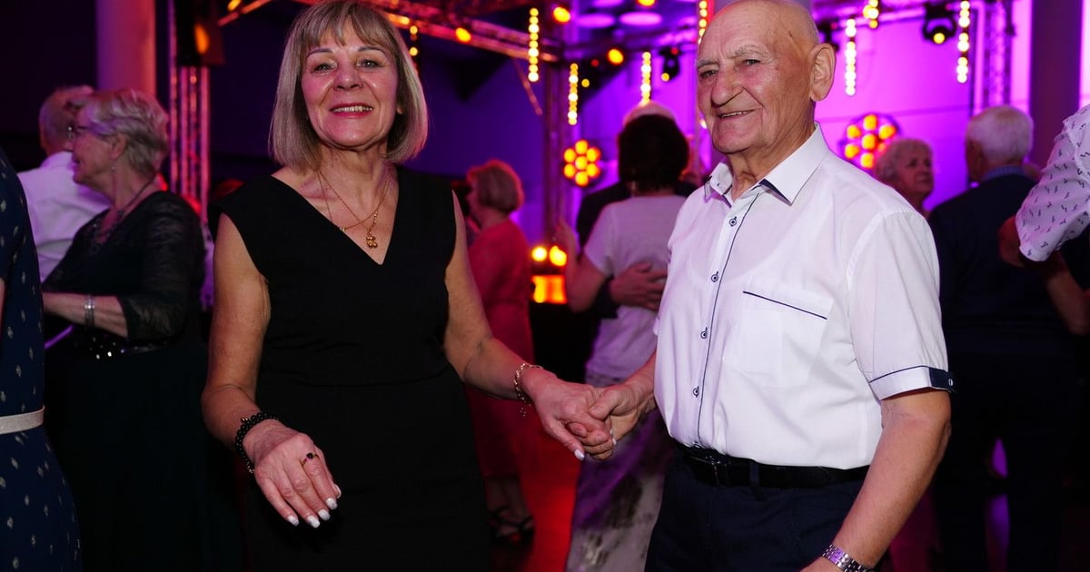 Andrzejkowy Bal Seniora na Tarczyński Arena Wrocław [ZDJĘCIA]... Zdjęcie 9/74