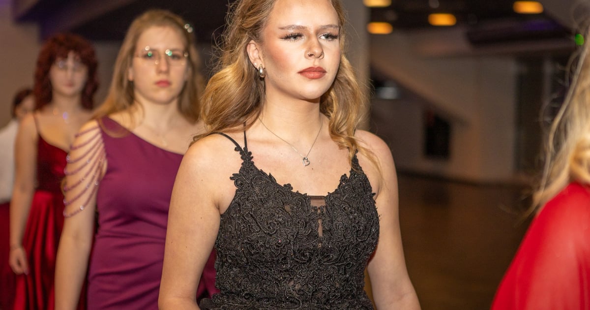 Pięknie i z klasą! Studniówka X LO we Wrocławiu na zdjęciach... Zdjęcie 83/136