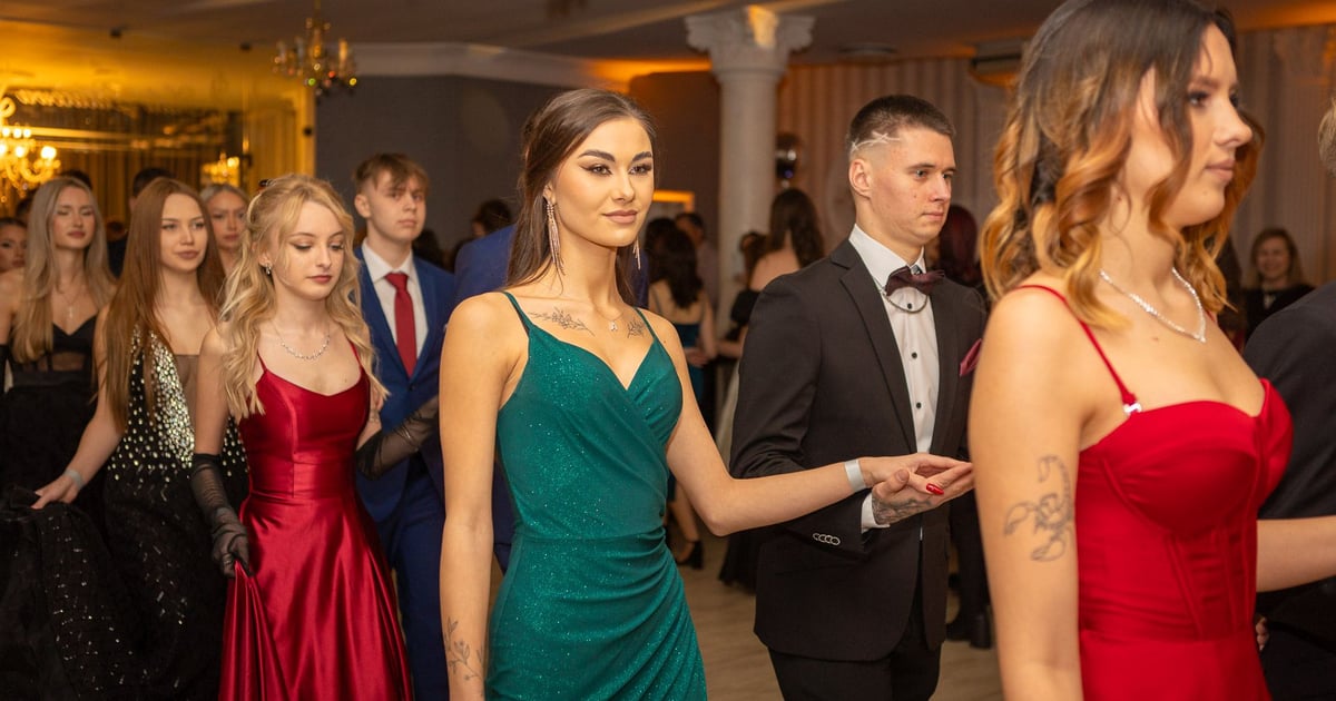 Studniówka Technikum nr 16 we Wrocławiu na zdjęciach