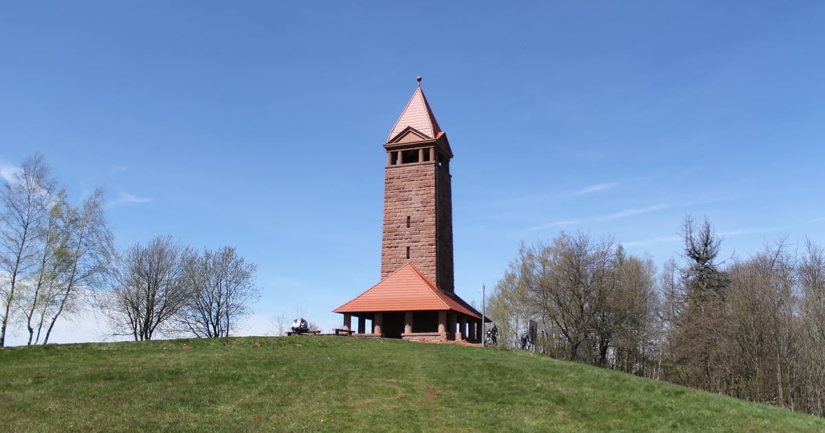 Odwiedź cztery niezwykłe wieże widokowe Wzgórz Włodzickich... Zdjęcie 6/14