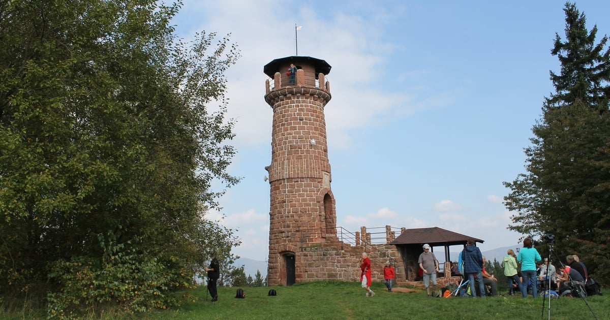 Odwiedź cztery niezwykłe wieże widokowe Wzgórz Włodzickich... Zdjęcie 8/14
