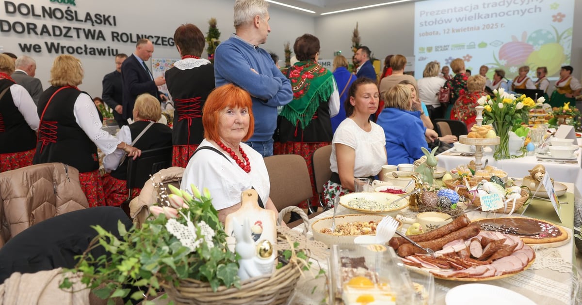 Świąteczny Dolnośląski Targ Rolny 2025 na Zwycięskiej. Prezentacja sto ...