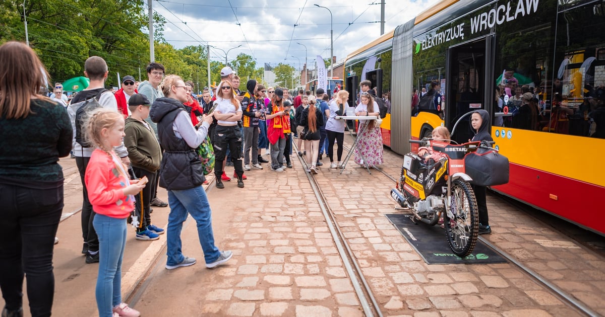 Dzień otwarty w Zajezdni Gaj. Byliście? Mamy zdjęcia z pikniku!... Zdjęcie 36/80