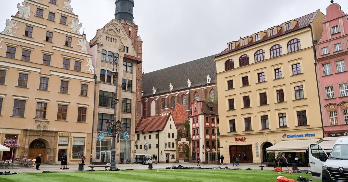 Wrocław gotowy na finał Ligi Konferencji. Sportowe emocje, turystyczny... Zdjęcie 14/23
