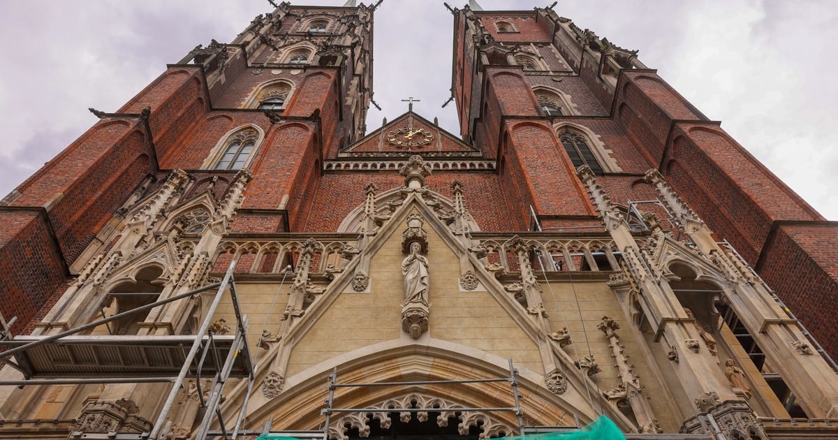 Zobaczcie jak wypiękniało główne wejście do katedry na Ostrowie Tumski ...