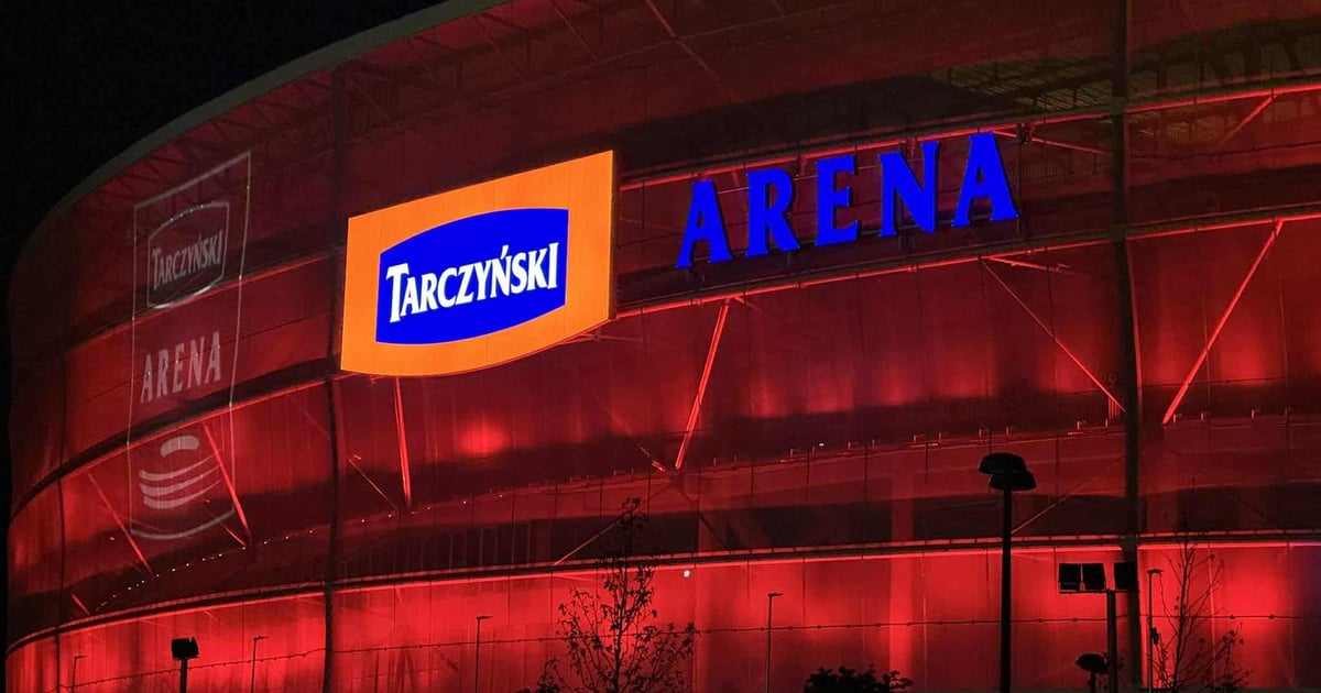 Mosty Uniwersyteckie oraz Tarczyński Arena podświetlone na czerwono. D ...