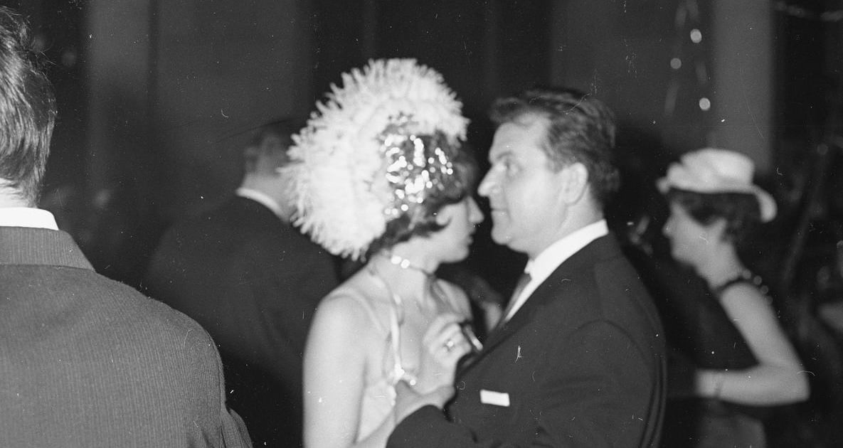 Sylwester w PRL-u. Bale dla przodowników pracy, prywatki i dużo sponta ...