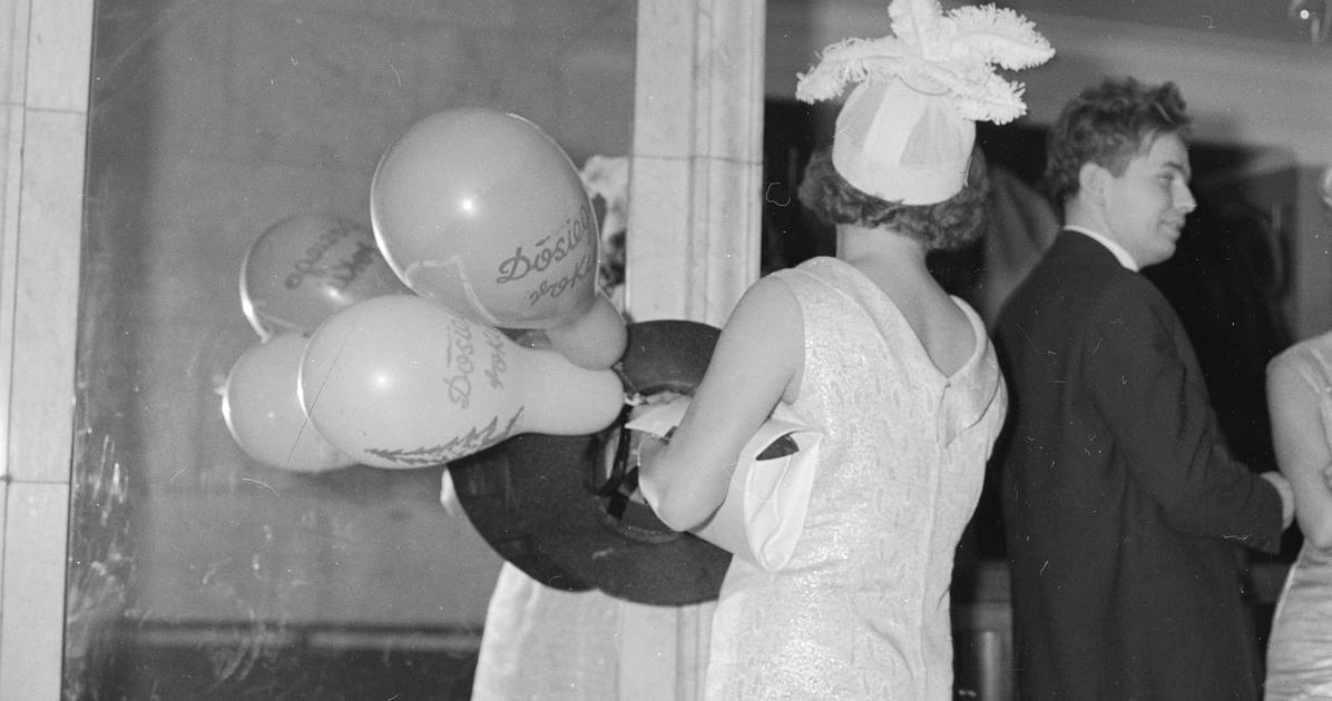 Sylwester w PRL-u. Bale dla przodowników pracy, prywatki i dużo sponta ...