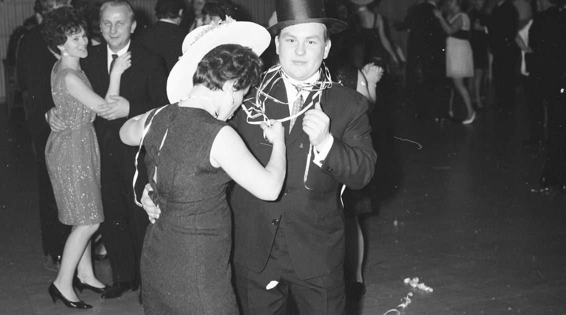 Sylwester w PRL-u. Bale dla przodowników pracy, prywatki i dużo sponta ...