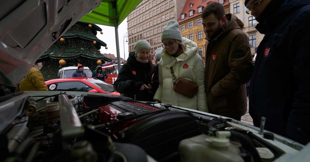 Trwa Finał WOŚP na wrocławskim Rynku. Zbieramy na walkę z sepsą ...