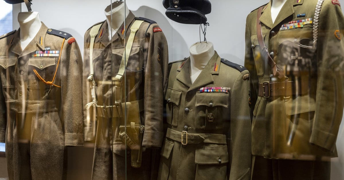 Nowy cenny eksponat w Muzeum Militariów. Zobacz rewolwer nagant używan ...