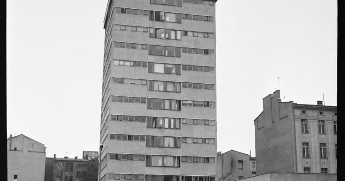 Jak Trzonolinowiec zawisł we Wrocławiu i stawiano go od góry do dołu ...