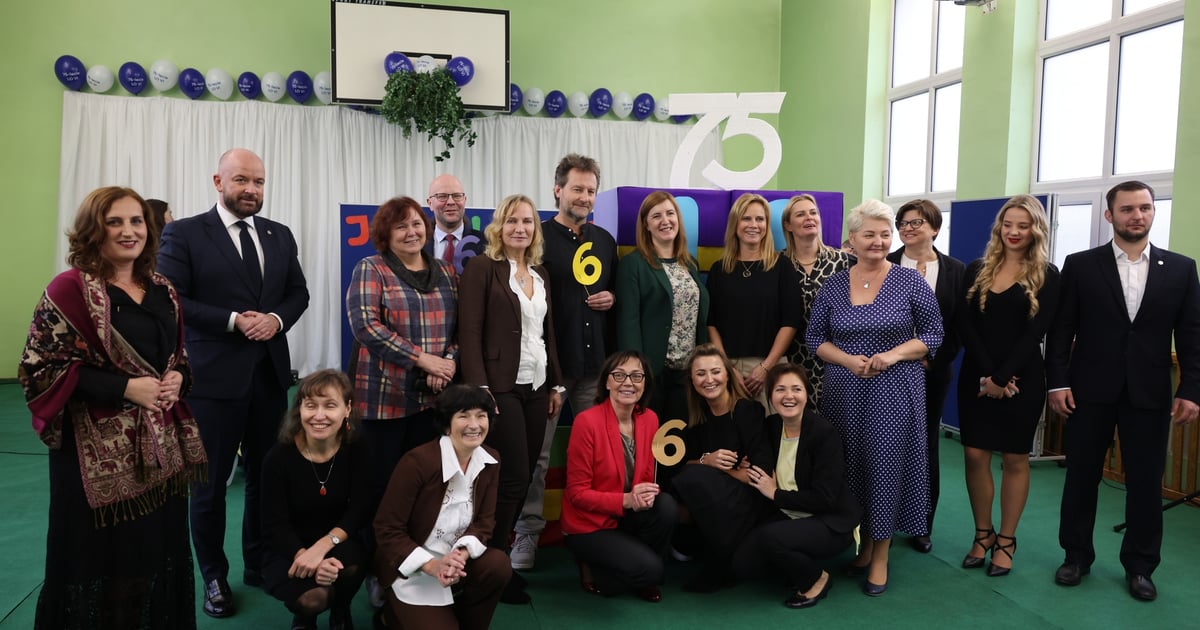 75-lecie VI LO na Pilczycach. Zobaczcie zdjęcia z uroczystości ...