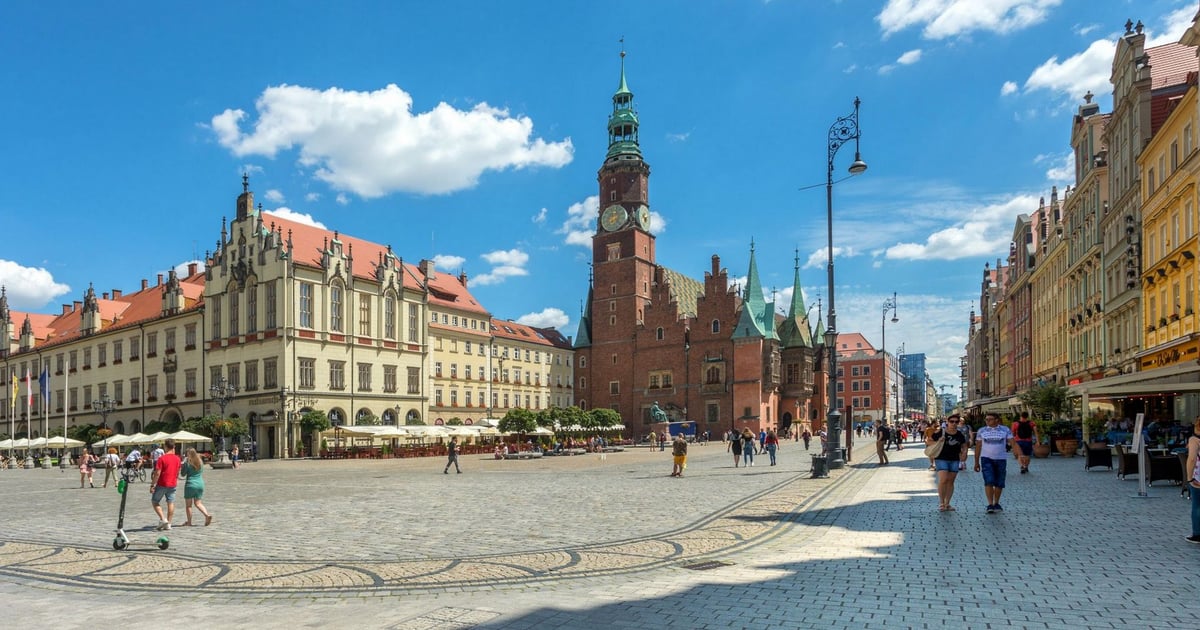 Aukcja sztuki na rzecz uchodźców we wrocławskim Ratuszu