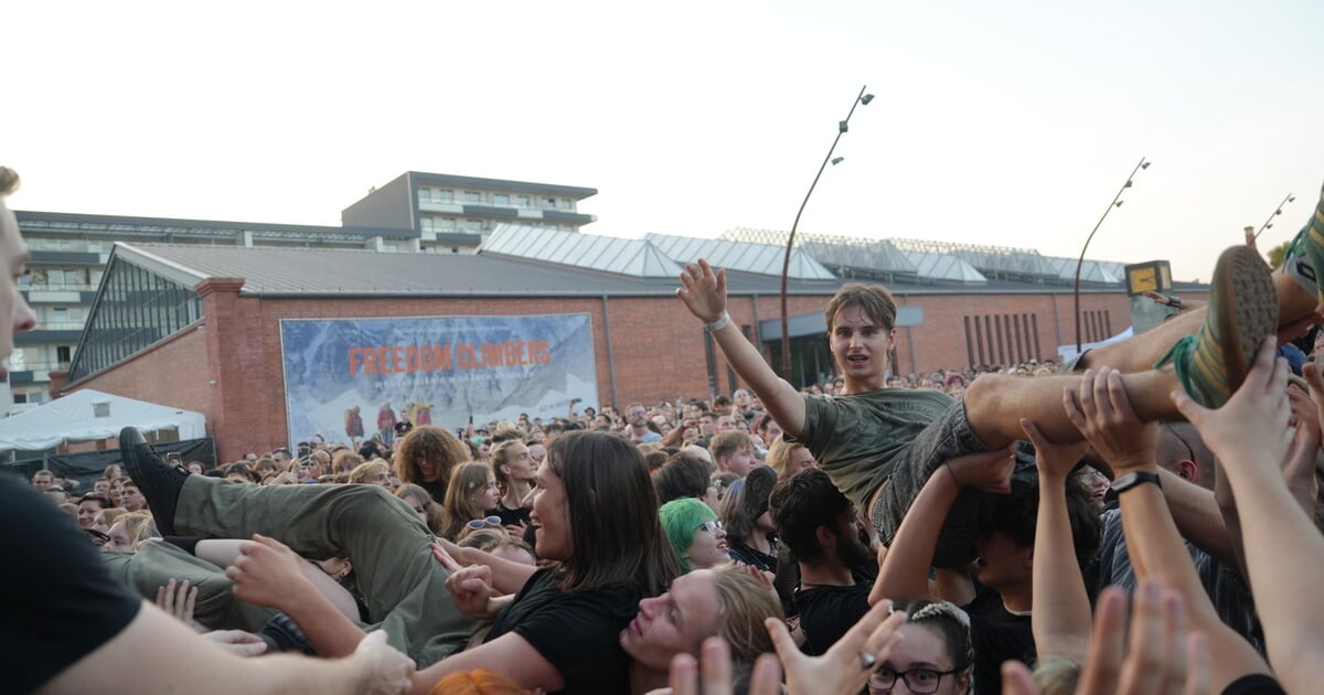 Pierwszy dzień Last Minute Summer Festival. Zdjęcia z koncertu... Zdjęcie 21/157