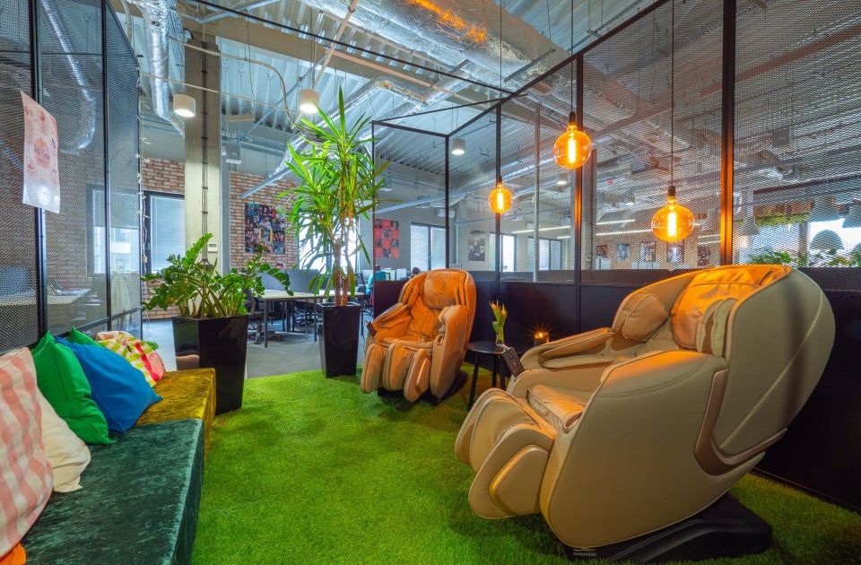 Niezwykłe, nowoczesne biura we Wrocławiu. Jedno jest jak jaskinia! Zob ...