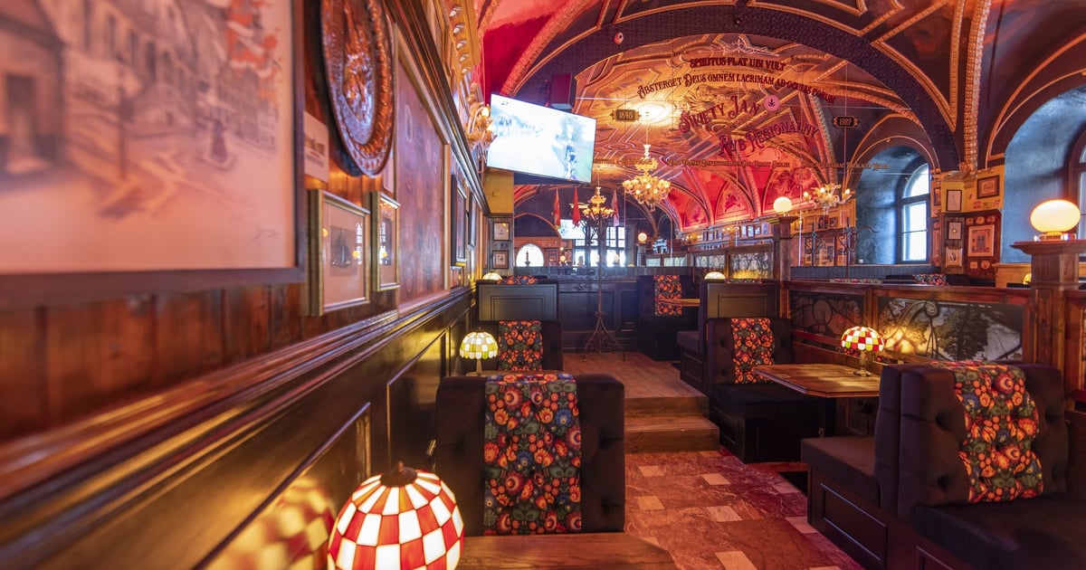Święty Jan już działa w Rynku. Nowy pub w miejscu Restauracji Cesarsko ...