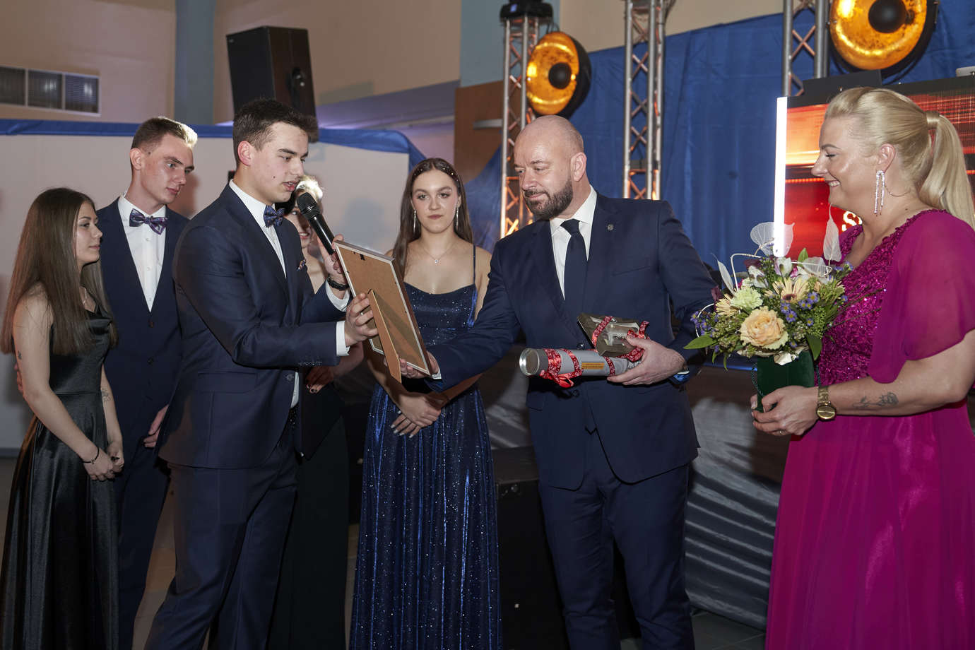 Ten wieczór zapamiętają na długo! Studniówka maturzystów XI LO we Wroc ...