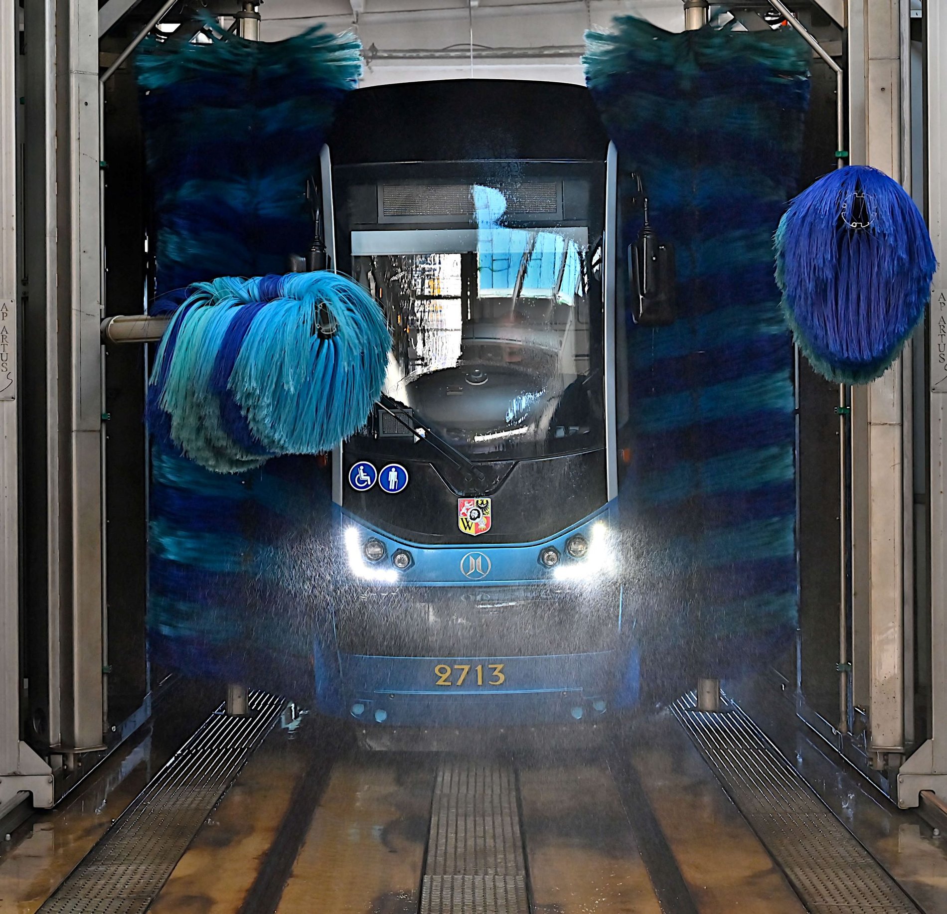 Jak MPK myje wrocławskie tramwaje? [ZDJĘCIA, WIDEO]