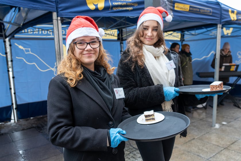 Finał Paczki Dobrych Relacji we Wrocławiu. Ostatnie z nich trafiły do ... Zdjęcie 20/25