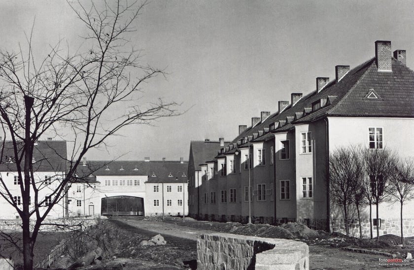 Od 100 lat we Wrocławiu. Sępolno na starych mapach i zdjęciach ...